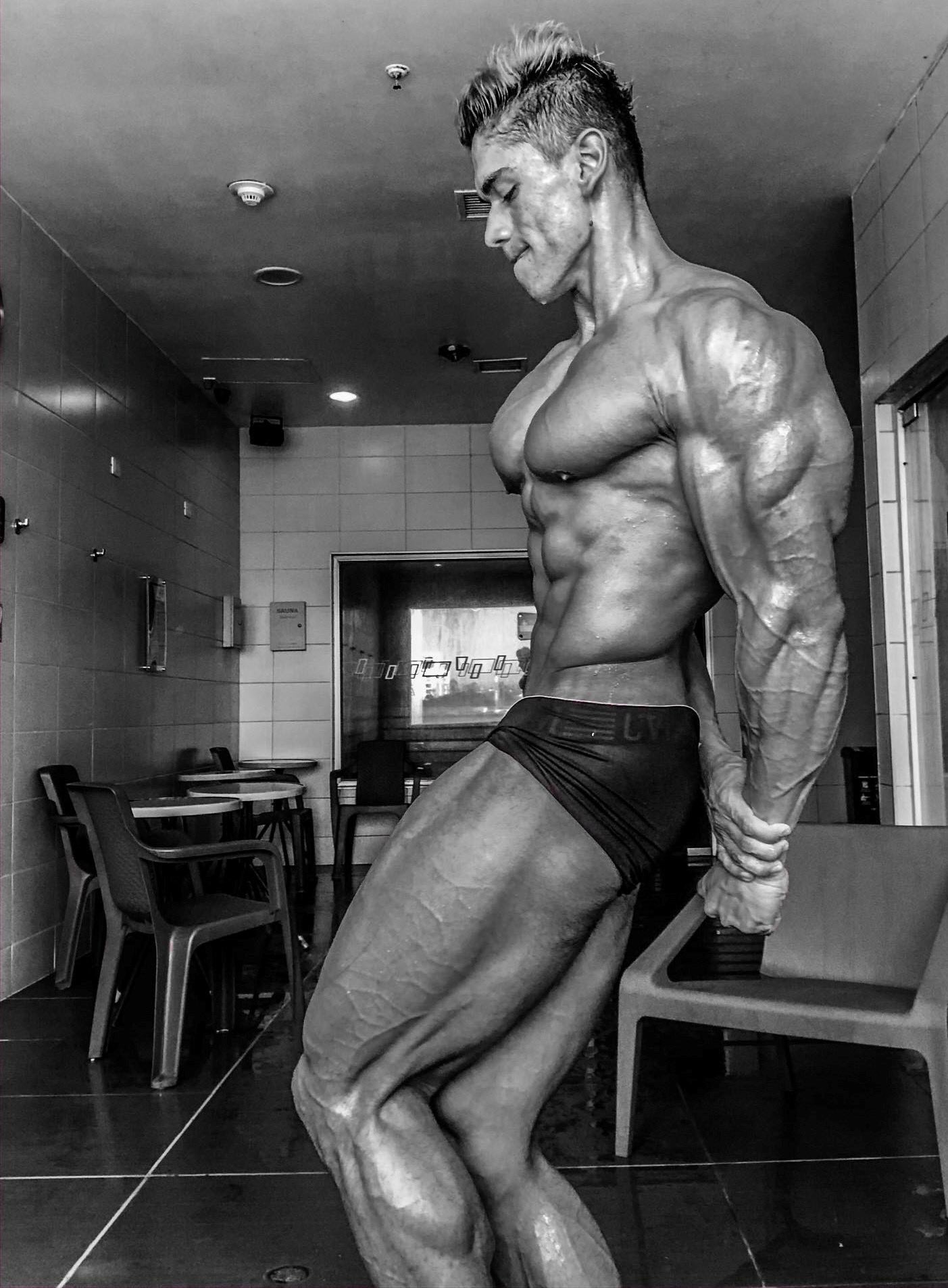 Graham Smith on Twitter: "Musclemania® Classic Pro Alejandro Arango is a master of illusion with ...