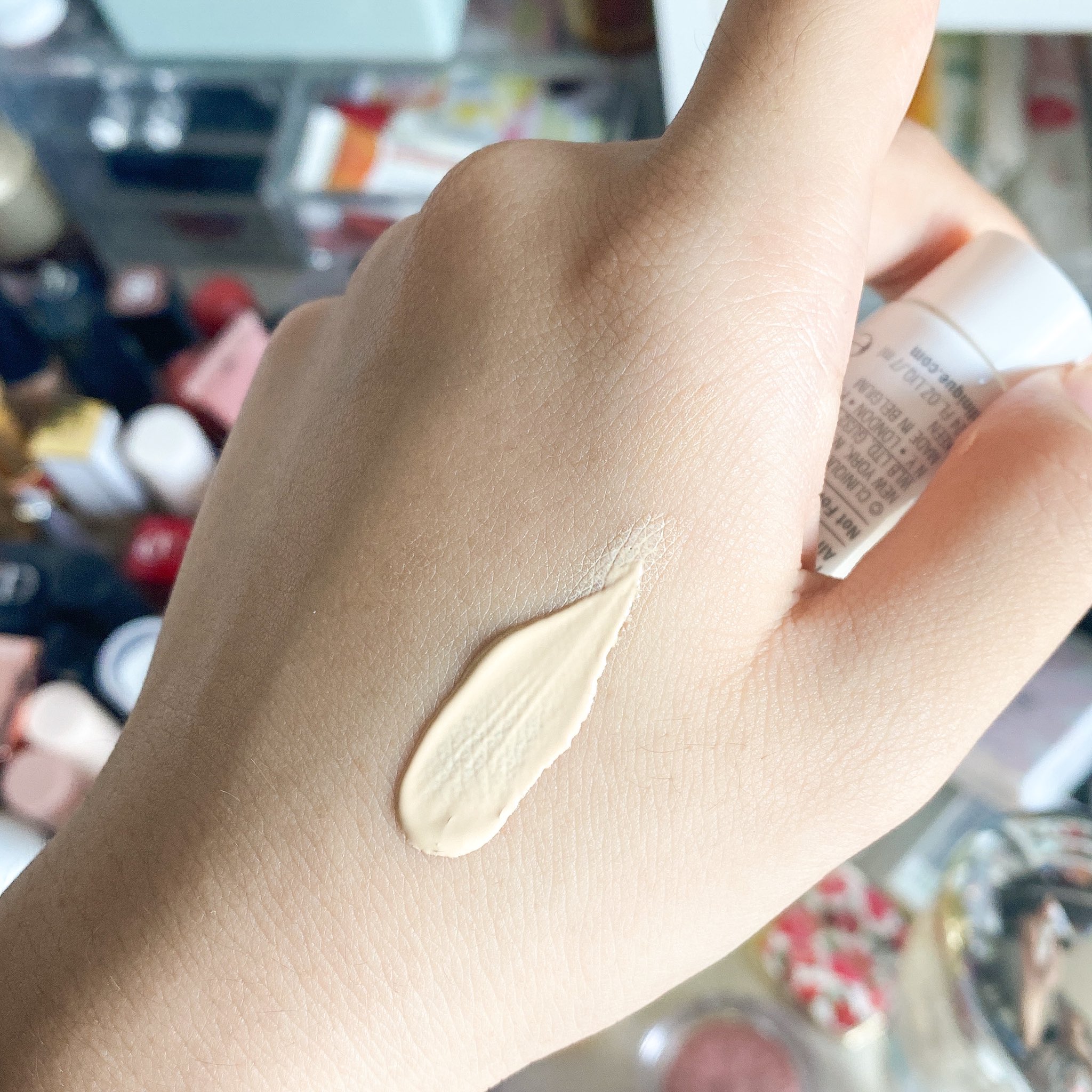 cloudysstory ꕀ on Twitter: "เป็นกันแดดที่พอได้ลองเทสเตอร์แล้ว อยากจะวิ่งไปซื้อไซส์จริง! 55555555 ...