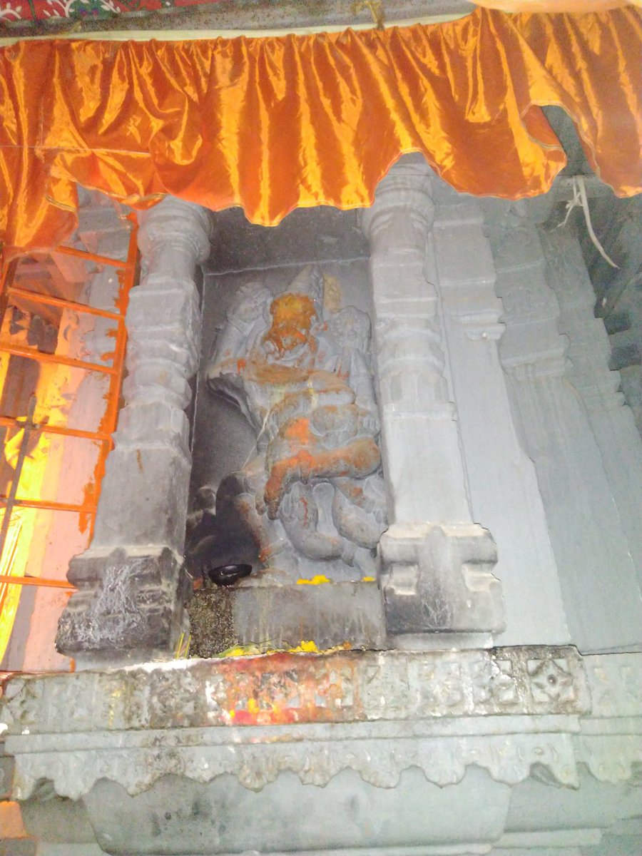 Thread by @iVinayakgn: Shiv Linga in the garbha griha of Nilkantheshwar ...