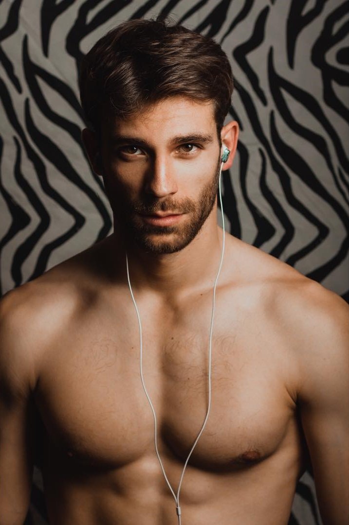 Brian Model's Instagram, Twitter & Facebook on IDCrawl