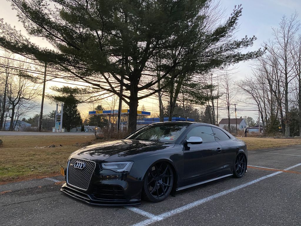 Slammed Audi Rs5