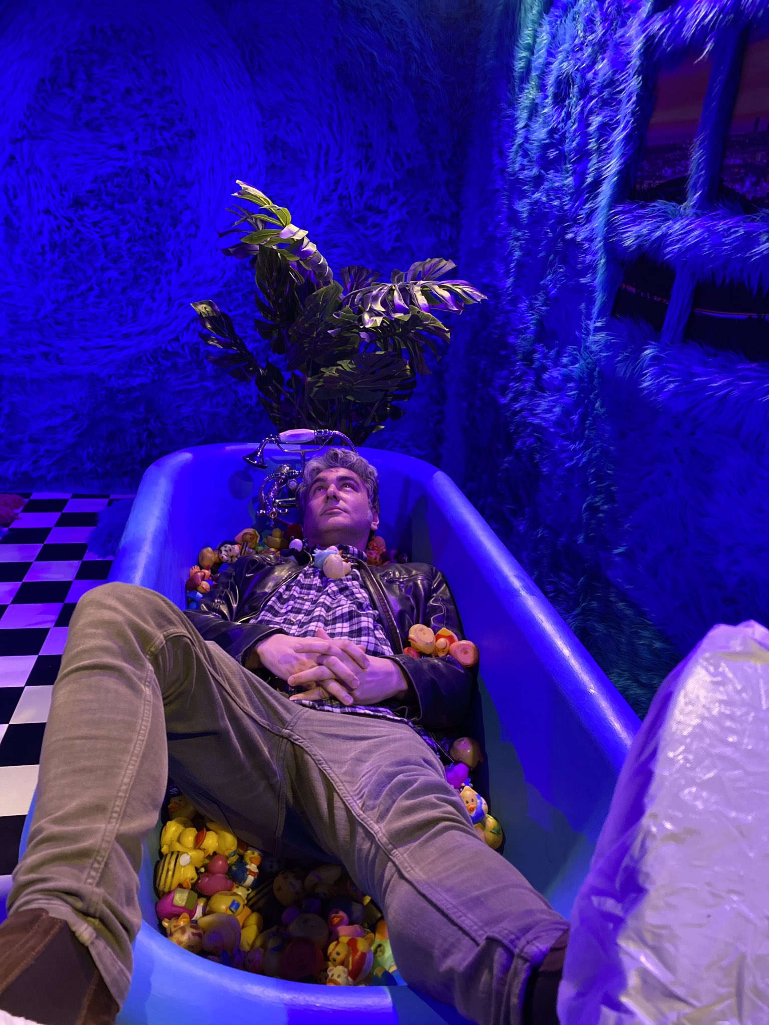 Ivan Mena-Tinoco on Twitter: "#bathroom thoughts at @flutterex with @dannymiyami @alexlamburini ...