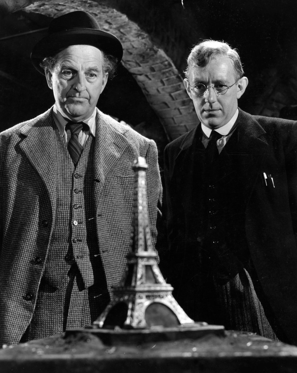 | Top 10 Actors-At-The-Eiffel-Tower