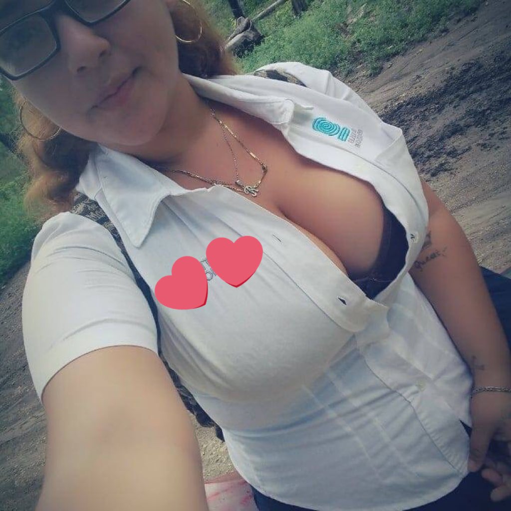 Alondra RoKa on Twitter: "Ella es SHANTAL, mi prima, está buscando esposo jajaja Broma, NO busca ...