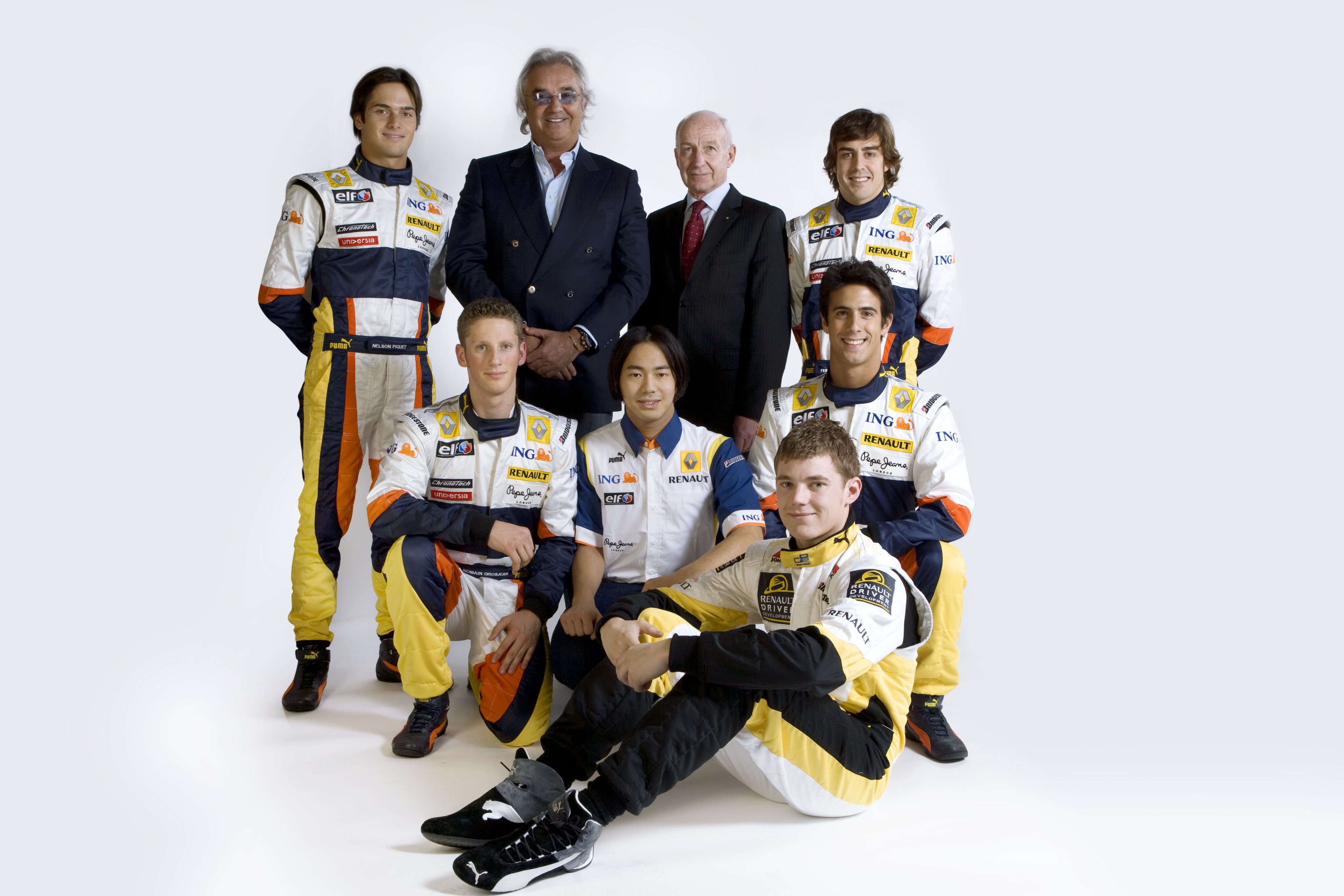 Motorsports in the 2000s on Twitter: "ING Renault F1 Team 🇫🇷 2008 launch 5. Fernando Alonso 🇪🇸 6 ...
