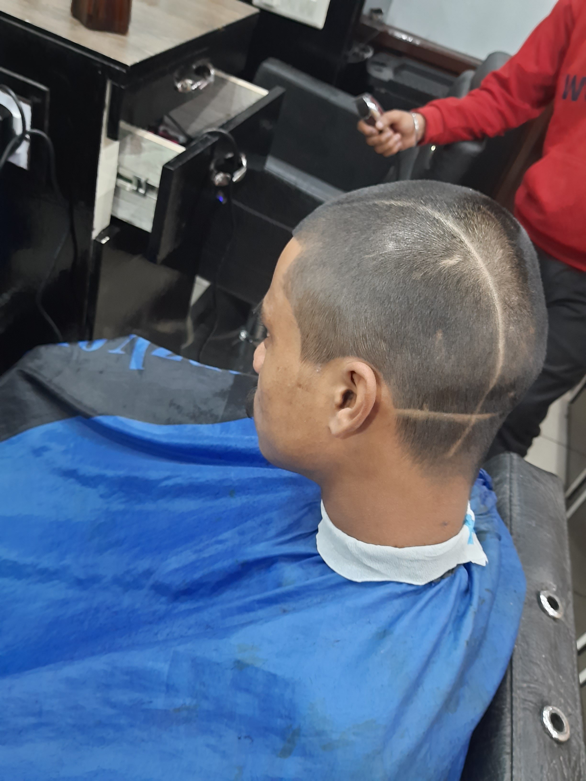 Ghajini hairstyle store