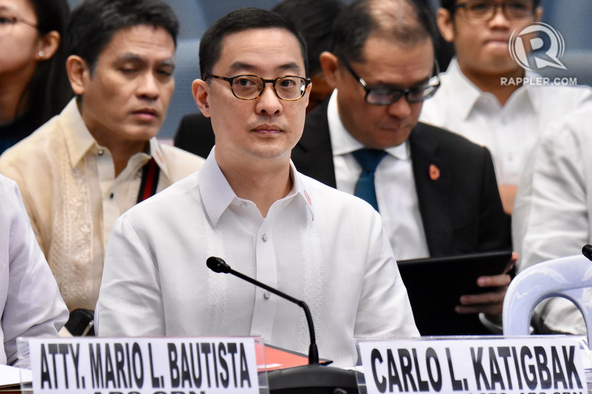 LOOK: ABS-CBN executives with president & CEO Carlo Katigbak await the ...