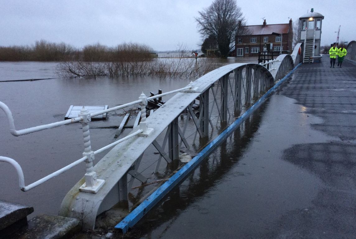 These are latest pictures from Cawood, near Selby, where flood warning ...