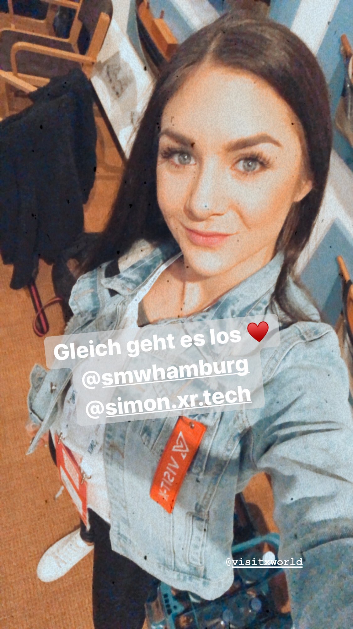 TW Pornstars - Lullu Gun. Twitter. Lets go Speaker for VR-Porn by ...