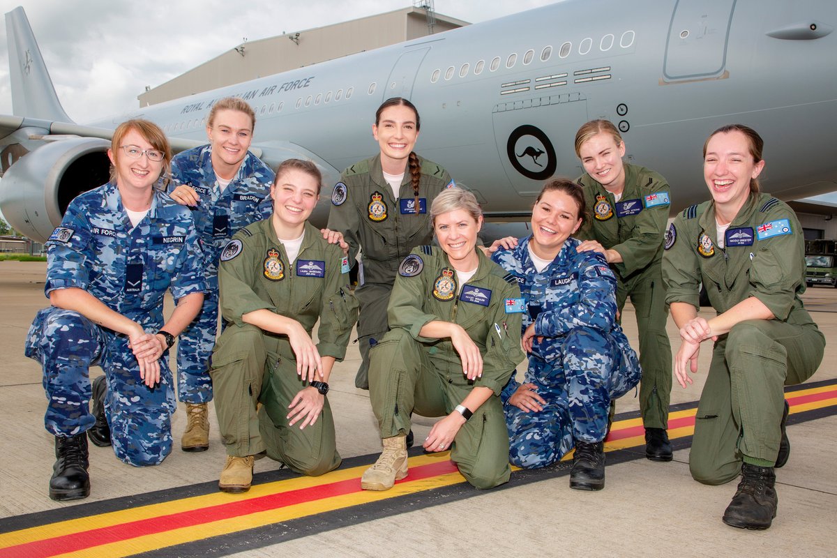 Women to the front ♀️ An all-female Aus_AirForce crew, including pilots ...