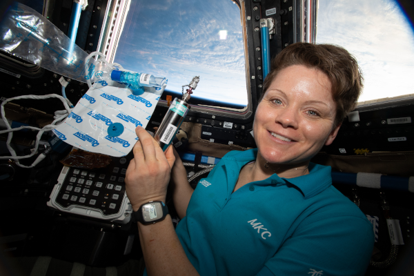 Women have been expanding scientific horizons on the Space_Station for ...
