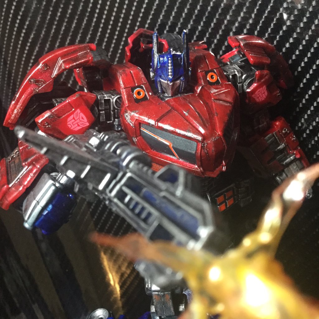 Transformers War For Cybertron Optimus Prime Repaint