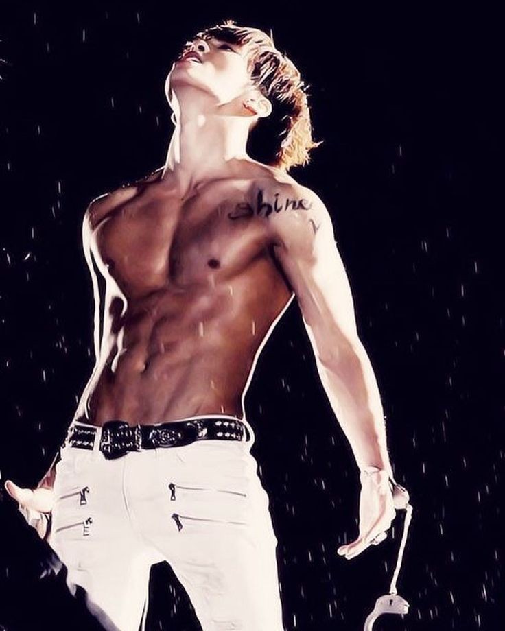 Jonghyun Shinee Abs