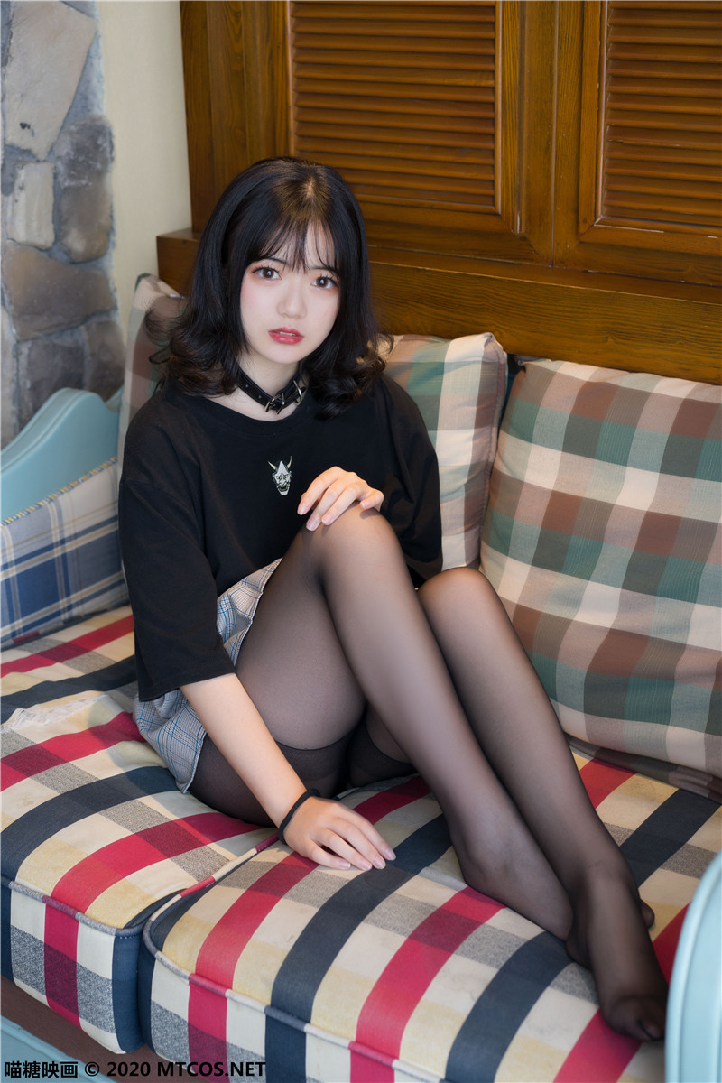 [喵糖映画]Vol.093 丝袜酷女孩 https://t.co/cNvviYaYUh 下载地址：https://t.co/ZrpvmN3ZFe taotubar @taotubar