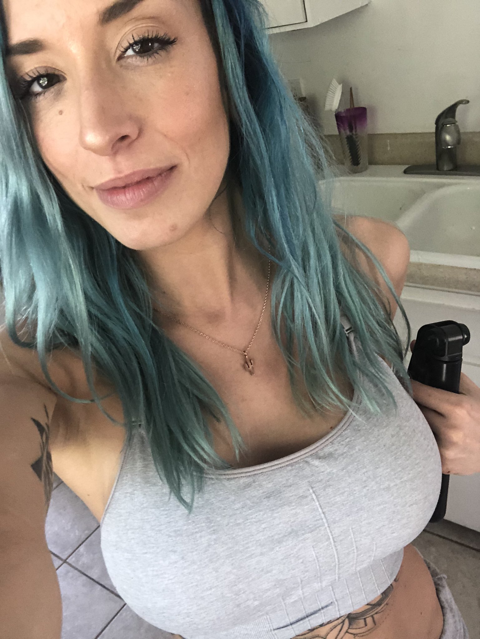 TW Pornstars - Vanessa Skye 💚. Twitter. Last day to bang me out in LA 😈. 4:48 PM - 7 Mar 2020