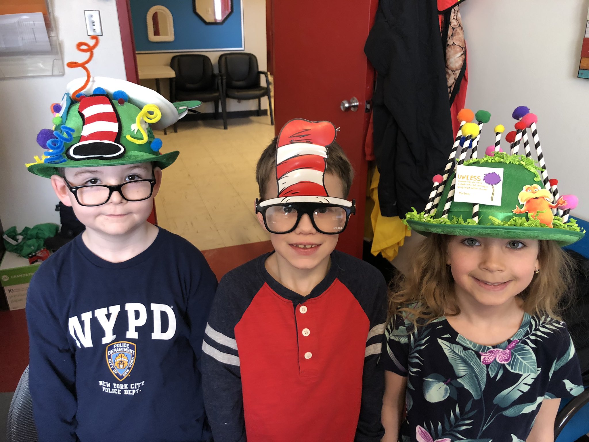 Crazy Hat Day CES Hawally Kuwait | CRaZy HaT DaY In KG Yellow!! Some