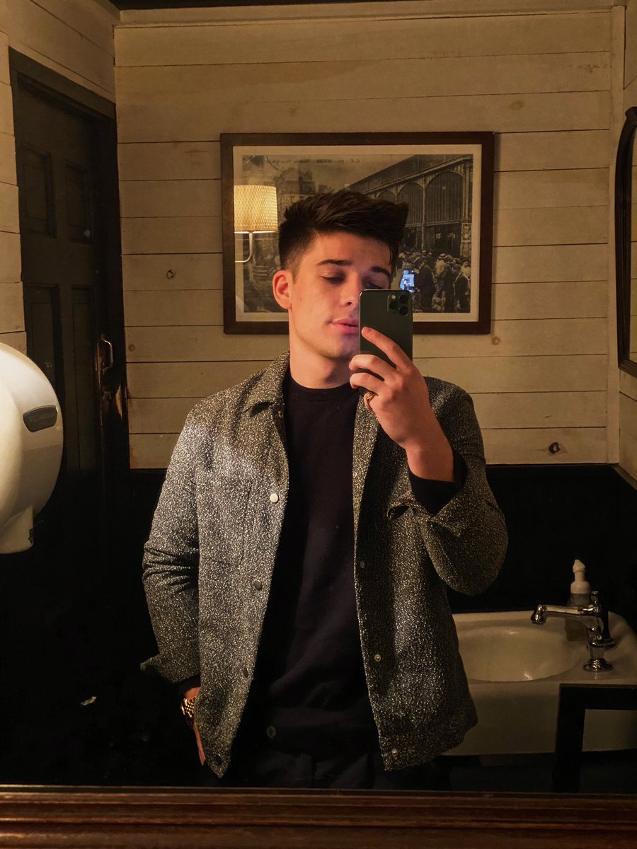 Sean Odonnell In A Suit