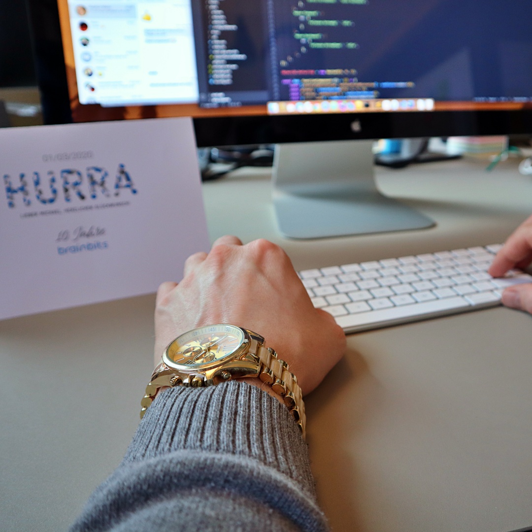 brainbits GmbH on Twitter: "Letzte Woche hat Michael sein #10jährigesJubiläum bei uns gefeiert ...