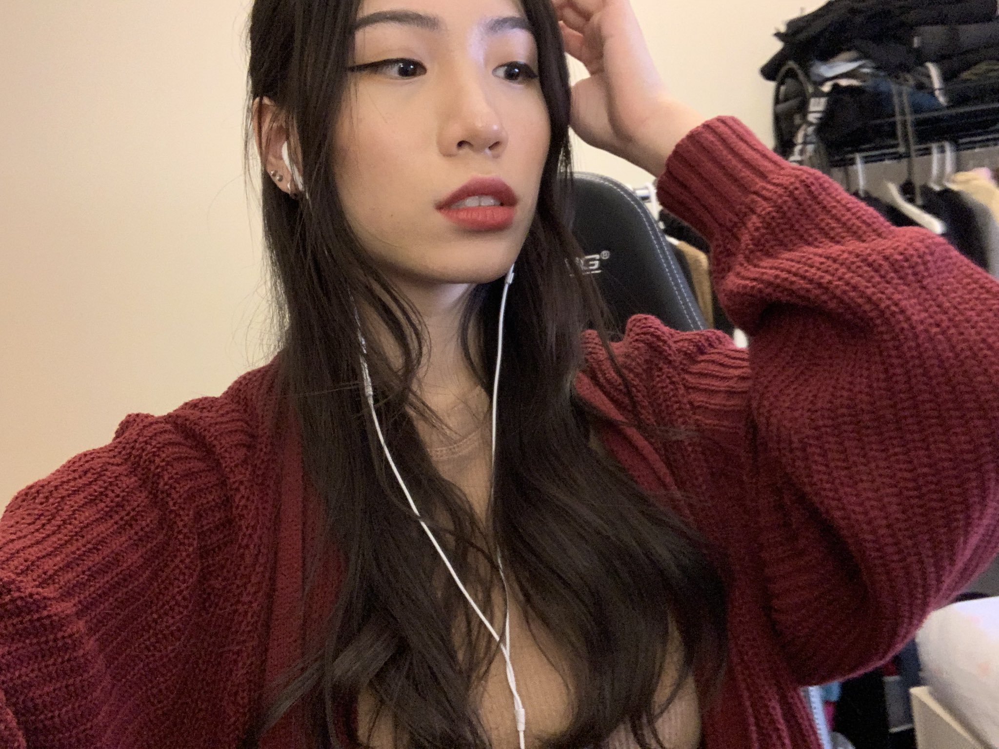 Jenny Chen on Twitter: "feeling the half up do hair style 🥰 my eyeliner look scuffed I know ...