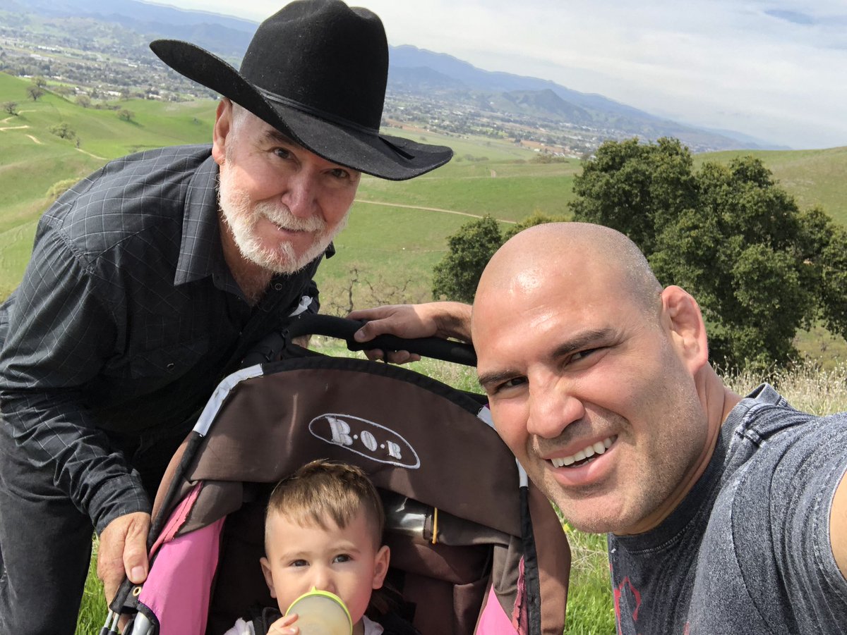 Cain Velasquez Father