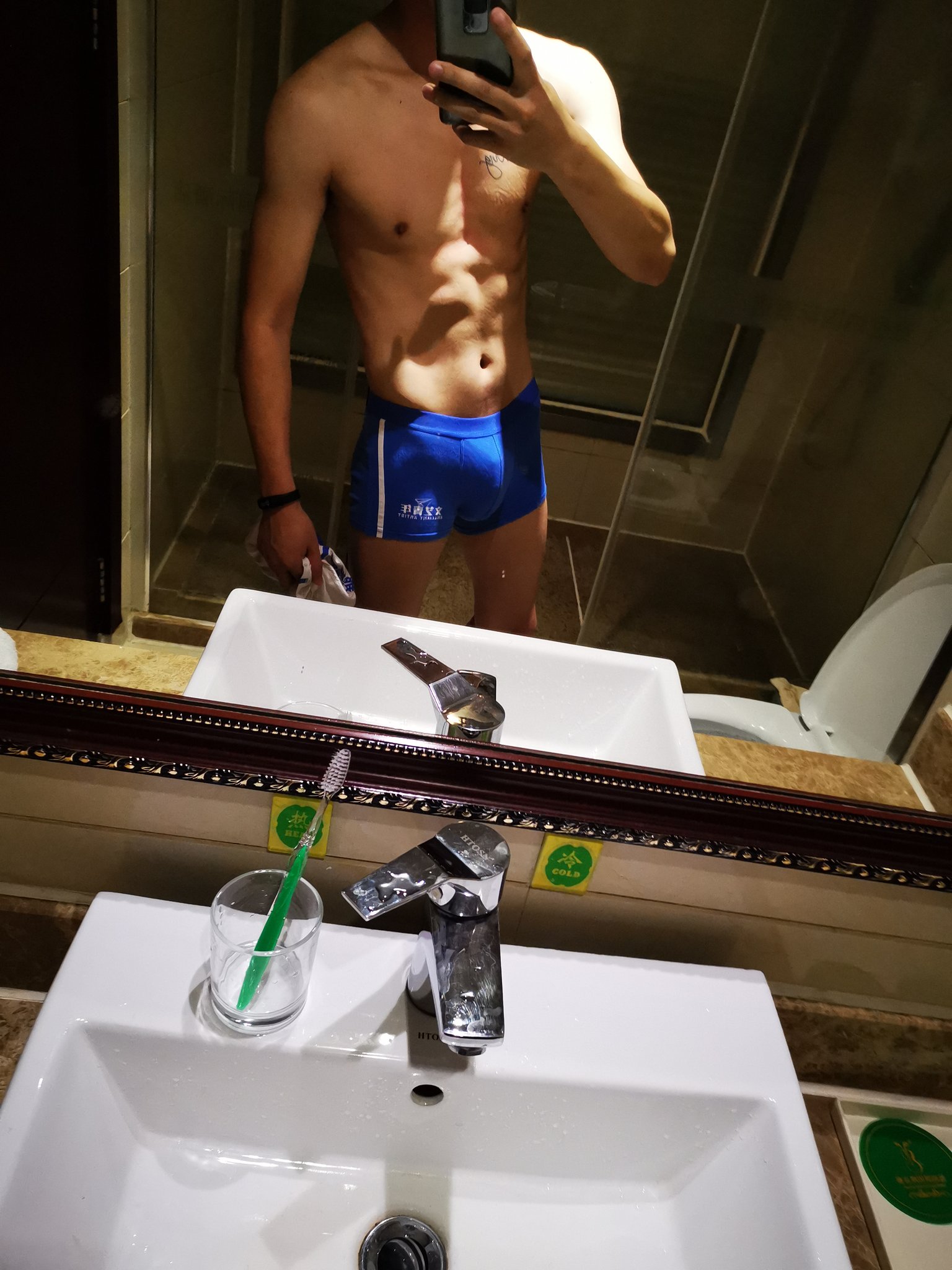 夜夜笙歌 On Twitter 新的一天开始了,洗澡前后对比照开启今天的行程。晚上到杭州萧山,有收留的么👄 Sewtedahsx Twitter