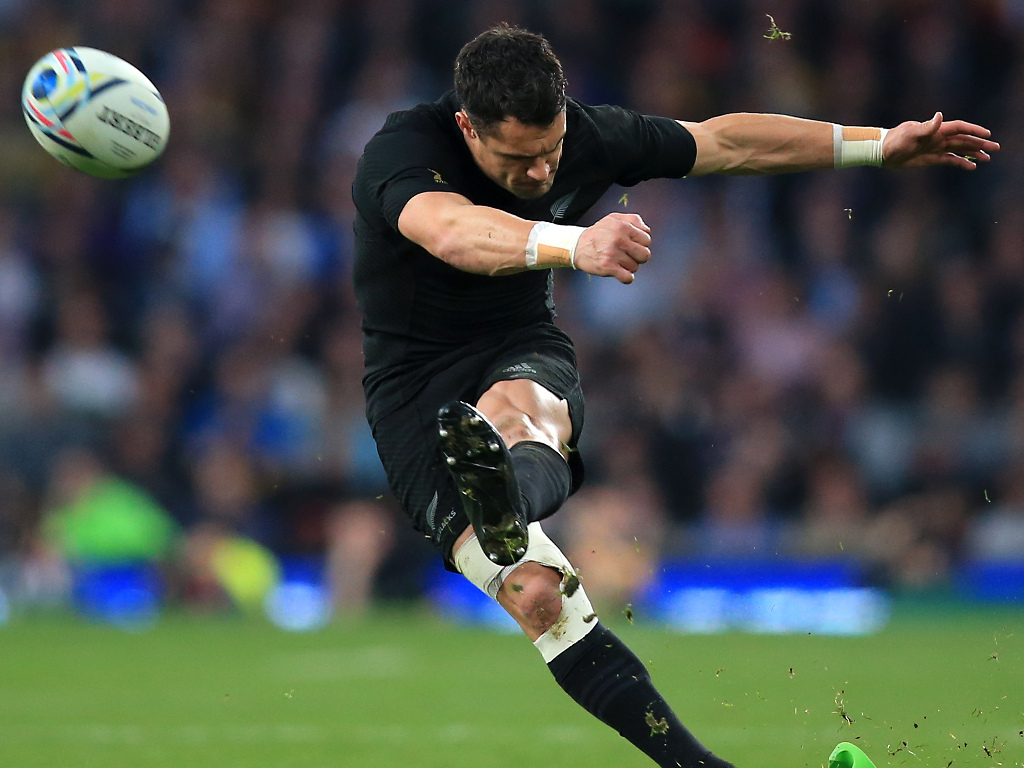 Dan Carter Kicking
