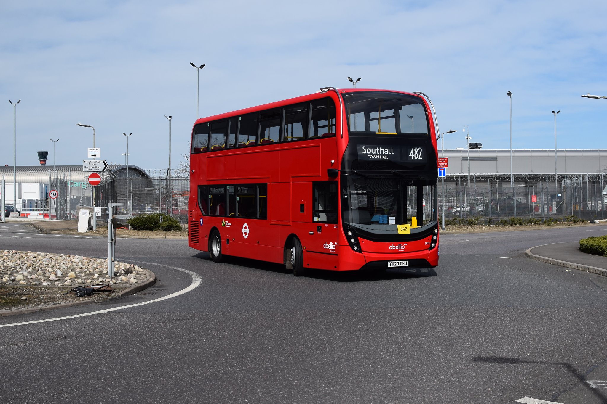 Serpiente mitología vulgar bus 482 route línea Sucio Espesar