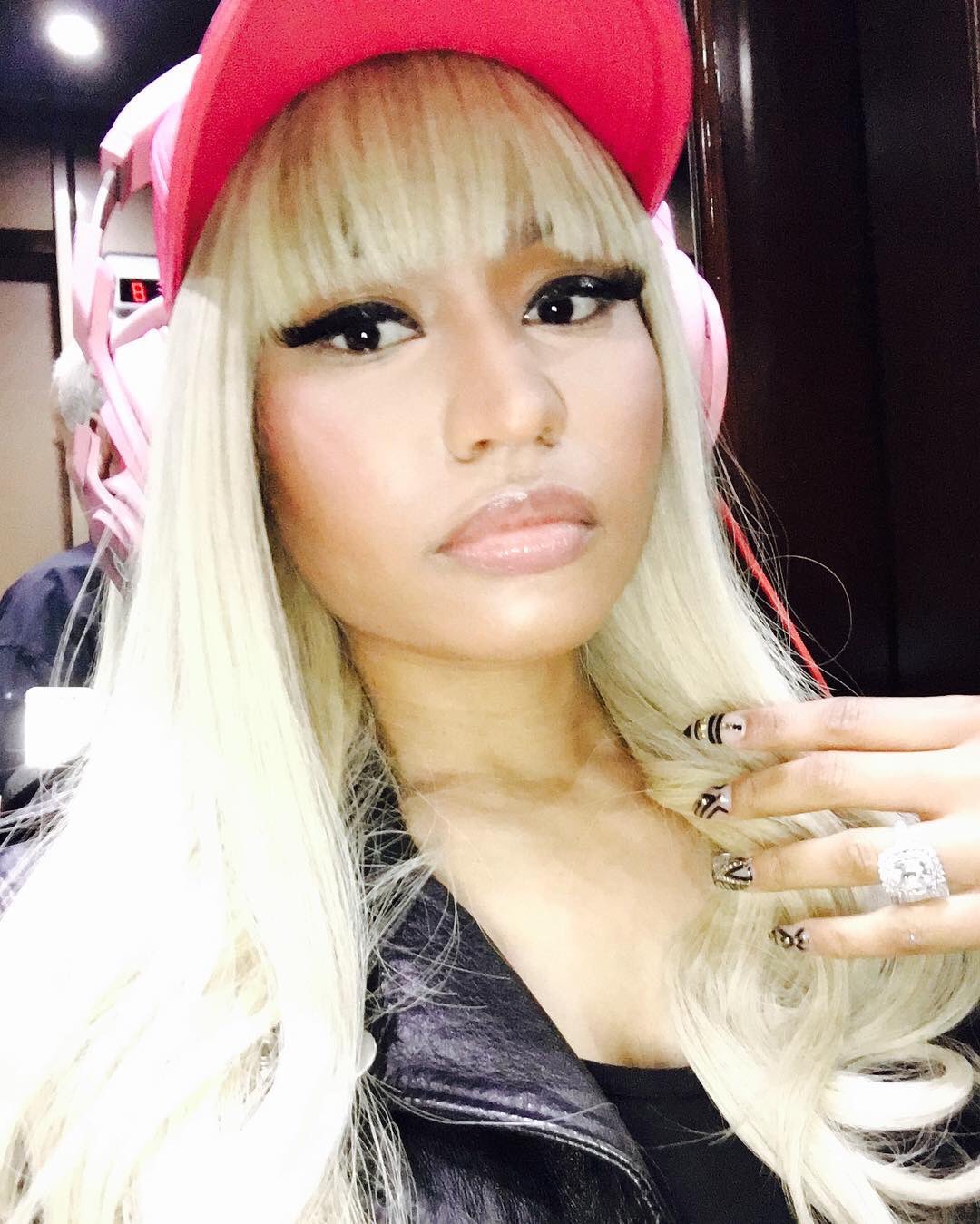 Nicki Minaj Selfie Instagram