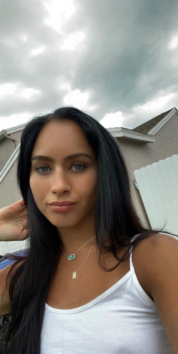 Gabi Butler Dando Tumbos