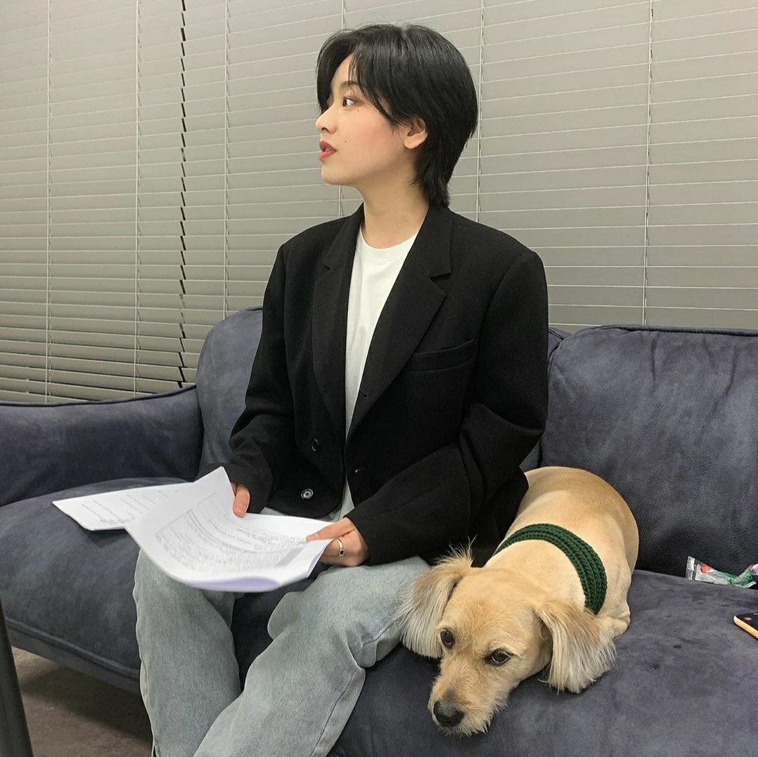 말자 on Twitter: "“남산동 힙꾸러기” “체대생 그 언니” “날다람쥐” 간지철철 이주영 배우와 그의 반려견 말랑뽀짝 ...