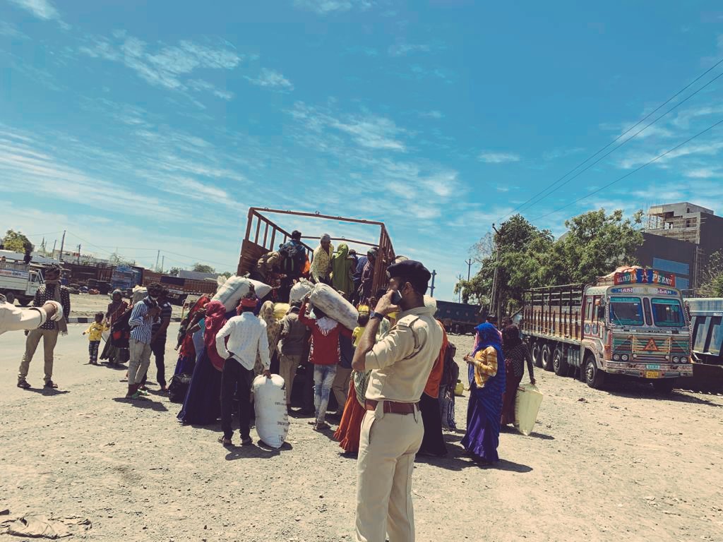 Chirag Desai on Twitter: "આજરોજ જામનગરથી વતન મધ્યપ્રદેશ જતા મજૂરોને રોકી પરત ઘરે મોકલી આપી ...