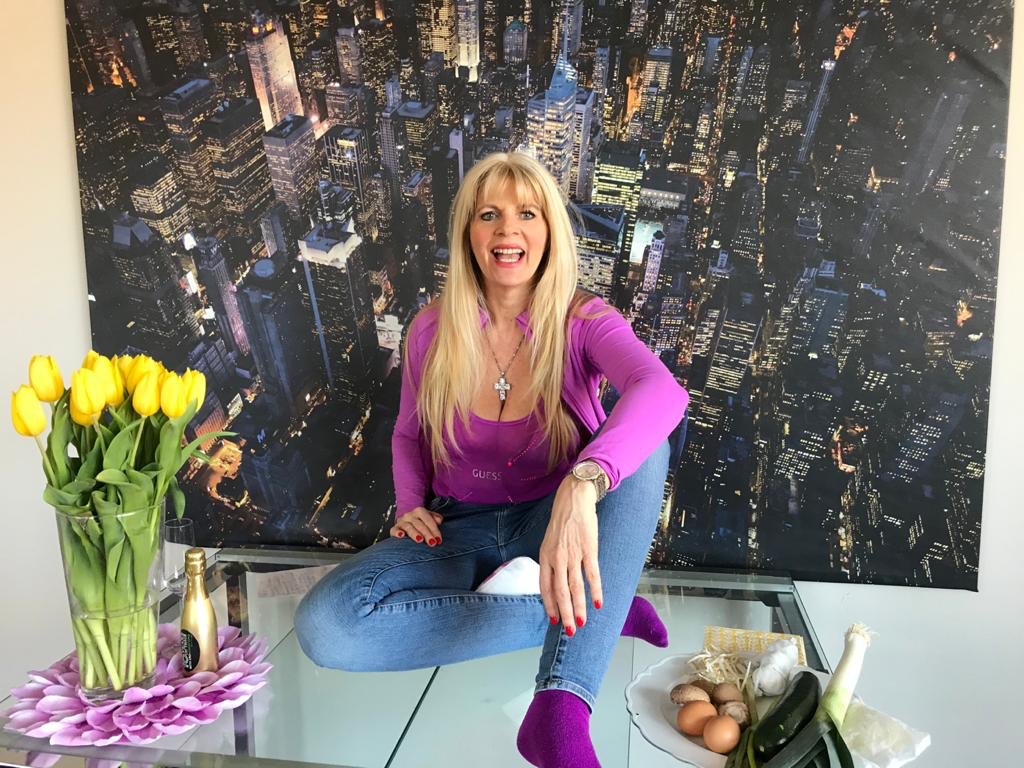 Tw Pornstars Kim Holland Twitter Elke Dag Een Filmpje Voor De Thuisblijvers Jouw Dagelijkse