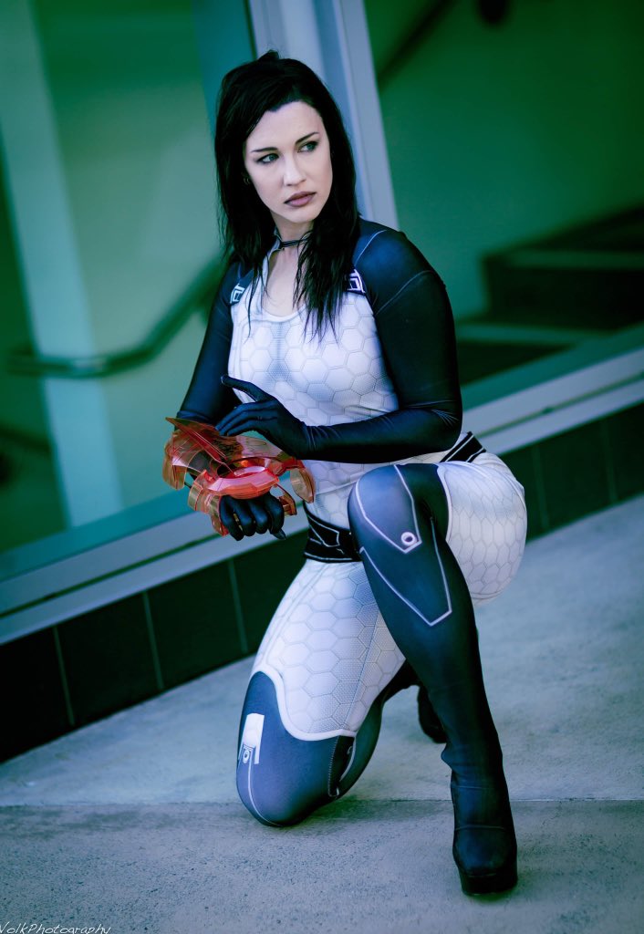 Miranda Mass Effect Cosplay