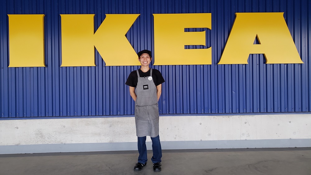 IKEA Tokyo-Bay 【公式】 on Twitter: "レストランやビストロのコワーカーはこちら！エプロンと帽子を着用しています。 ご紹介したもの以外のユニフォームを着用している部署 ...