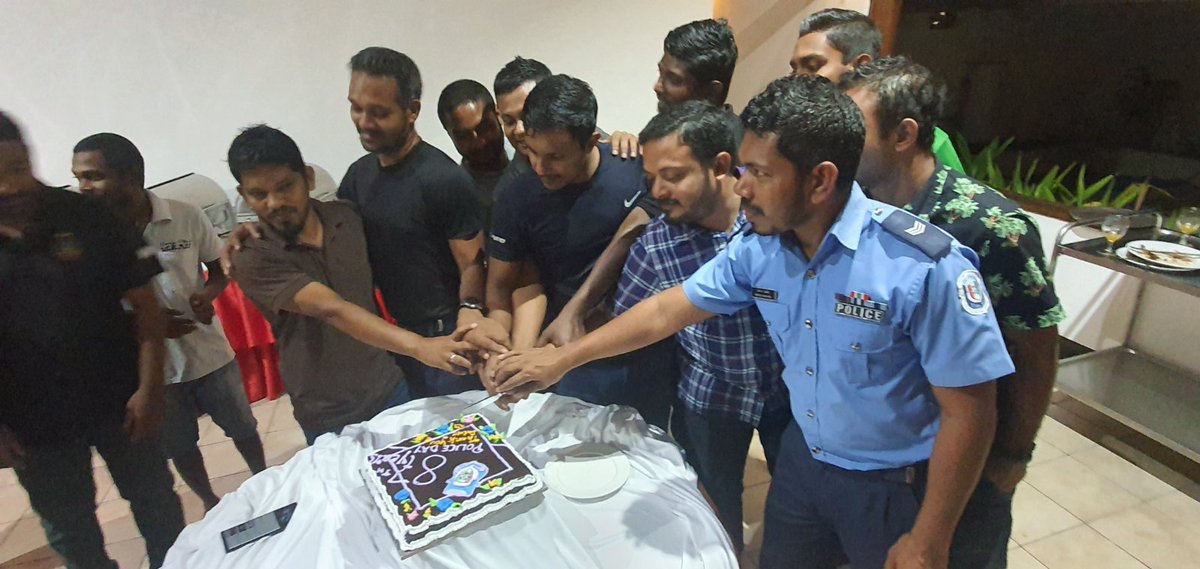 The Islander on Twitter: "Ummm .. Social distancing ?? @PoliceMv @HPA_MV…