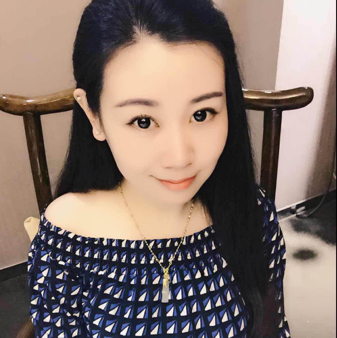 徒手射高跟(high Heels) On Twitter 同好投稿自己的骚老婆 欠操的骚老婆就喜欢吃精液,老公经常给她吃同好的精液,把高跟给别人让别人玩,射满高跟,在看自己老婆穿! 射鞋