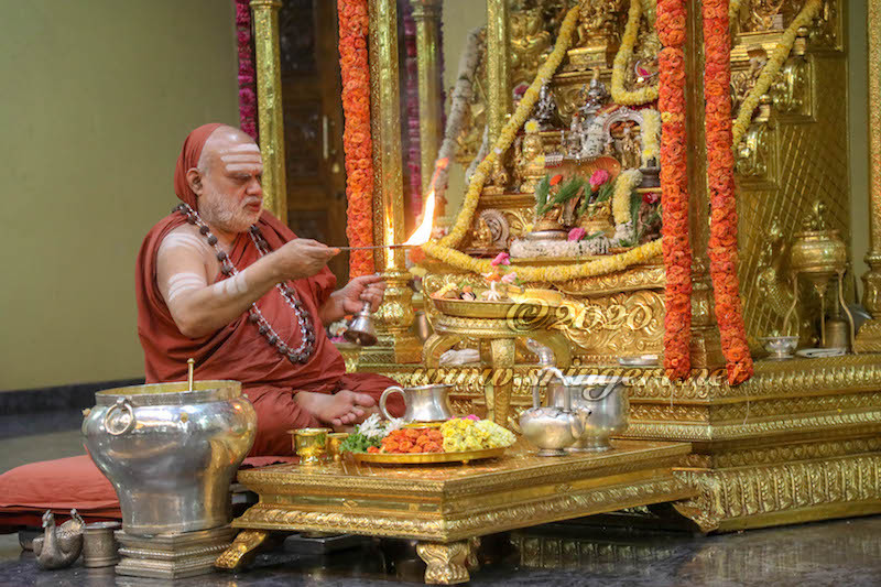 Jagadguru Shankaracharya Sri Sri Bharati Tirtha Mahaswamiji A Powerful
