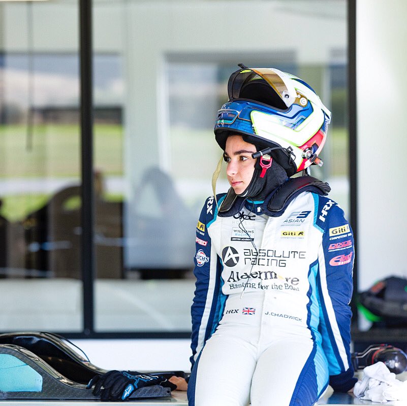 Jamie Chadwick: Racedriver biography - career and success