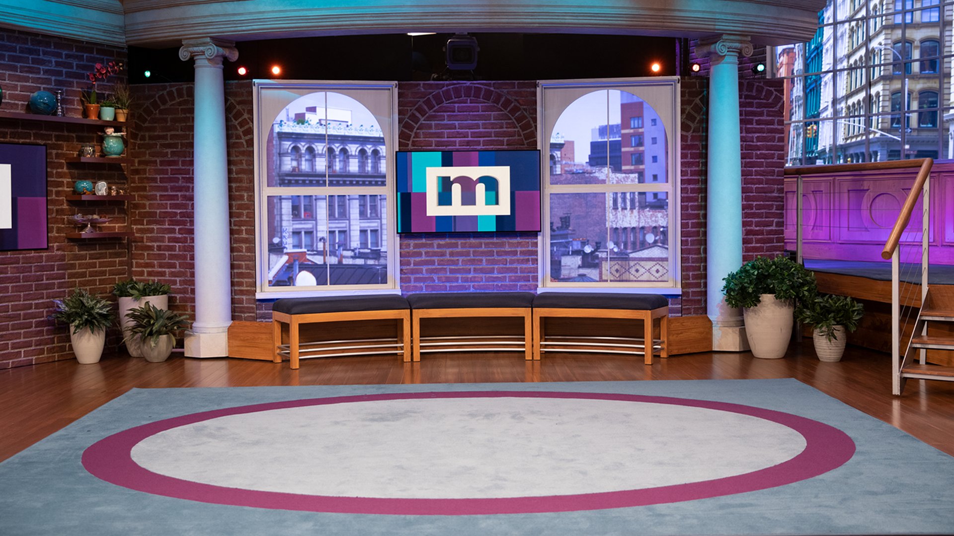 Maury Povich Set