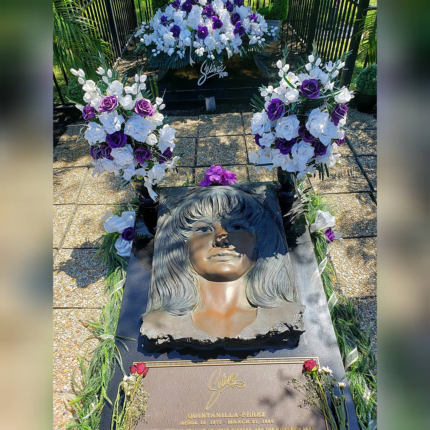 Selena Quintanilla Grave
