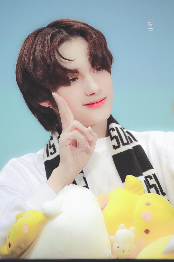 diyana on Twitter: "191201 Fansign ©juicyprize #HUENINGKAI #휴닝카이 #정휴닝 #TXT #TOMORROW_X_TOGETHER ...