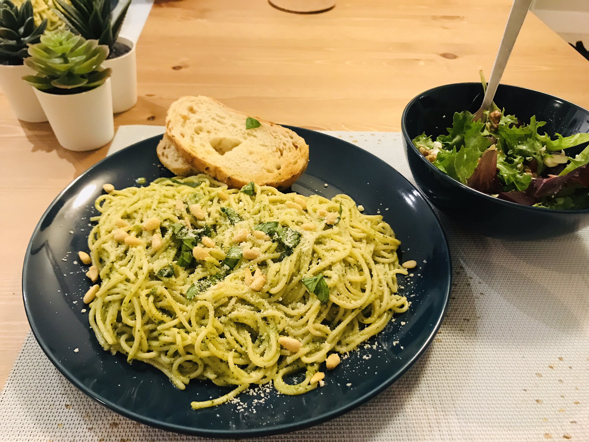 Spaghetti And Garlic Bread And Salad