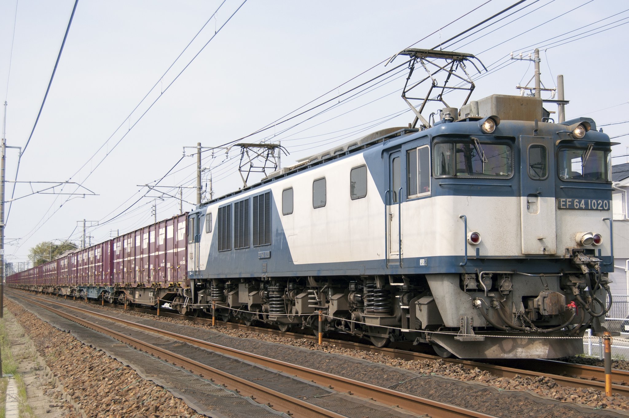 せとりーと on Twitter: "4/3 2075ﾚ EF64 1020+コキ16両 @勝川-春日井,春日井-神領(踏切内から撮影) あまり撮影機会のなかったロゴ無し更新色をようやく春日井 ...