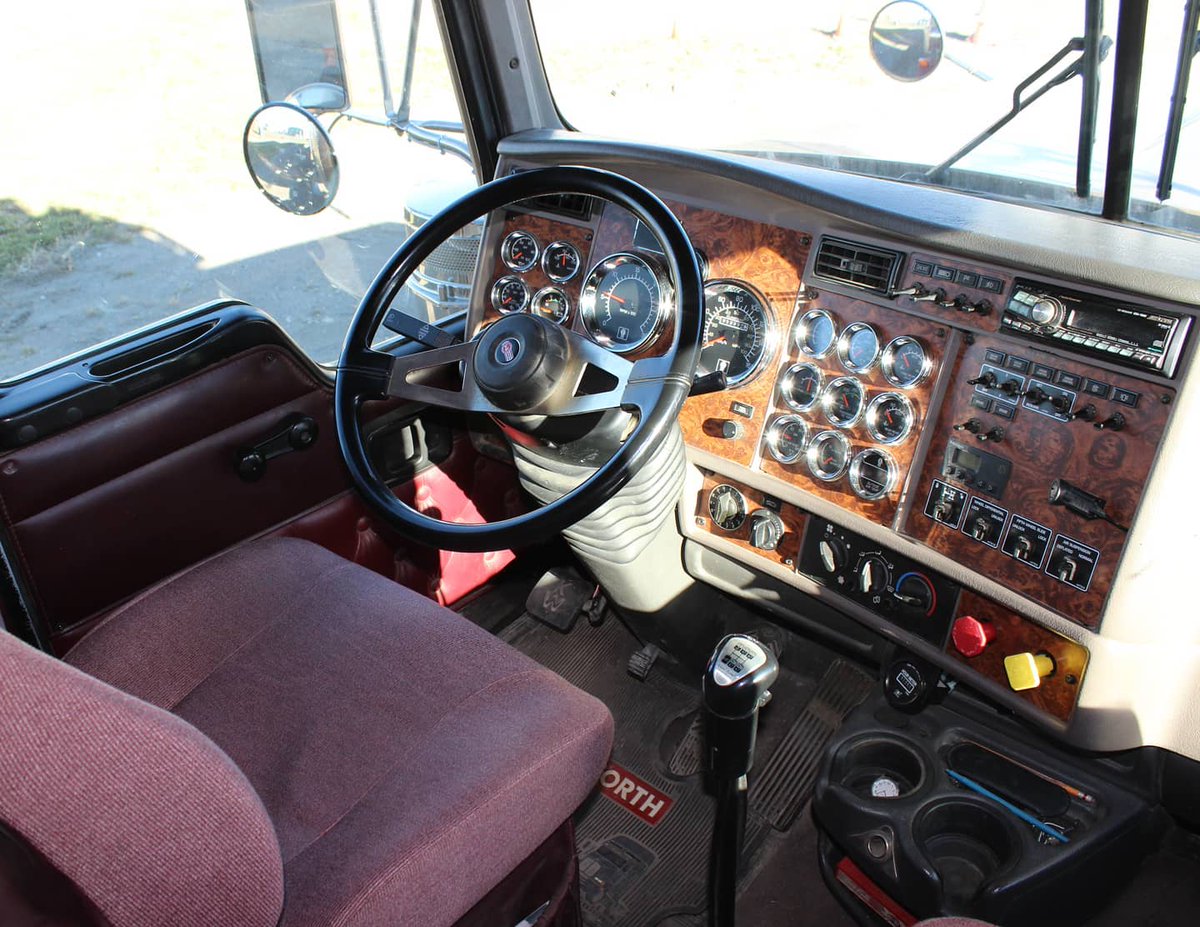 Kenworth W900a Interior