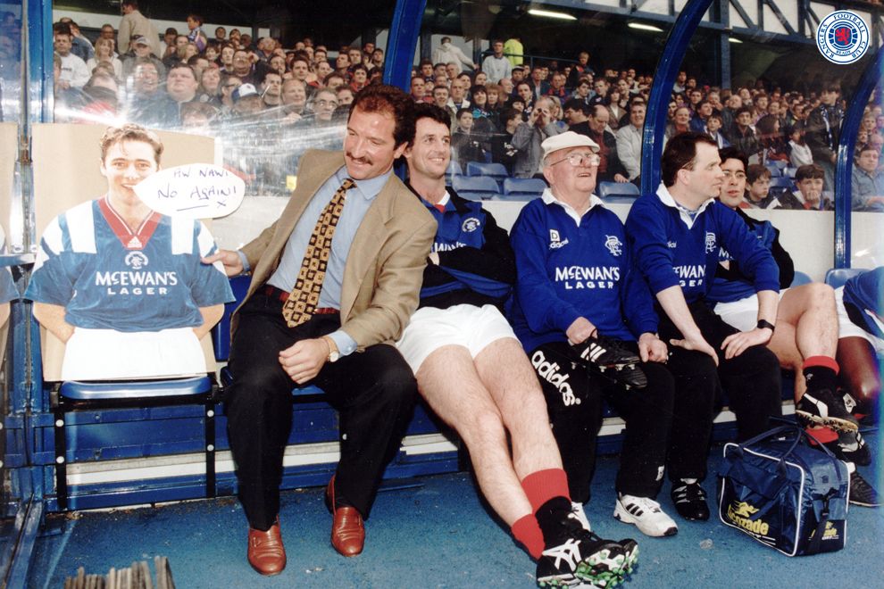 ? PIC OF THE DAY: Graeme Souness in the dugout with Super Ally ...