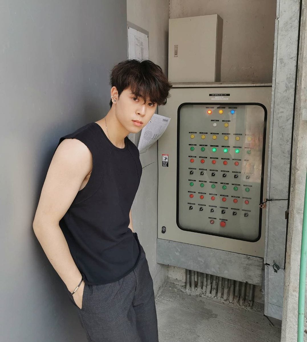 Boys Love Brasil on Twitter: "🔸 Natthapong é formado em Economia pela Universidade de Thammasat ...