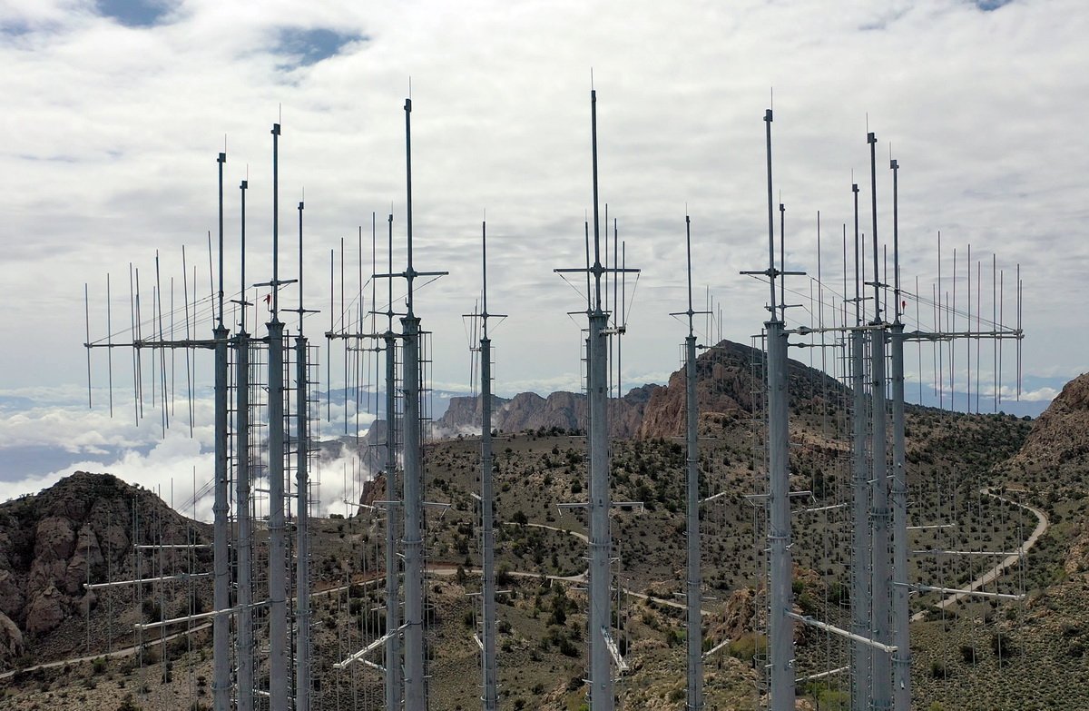 THREAD: Iran unveiled 2 radars today; the 'Khalije Fars' (Persian Gulf ...