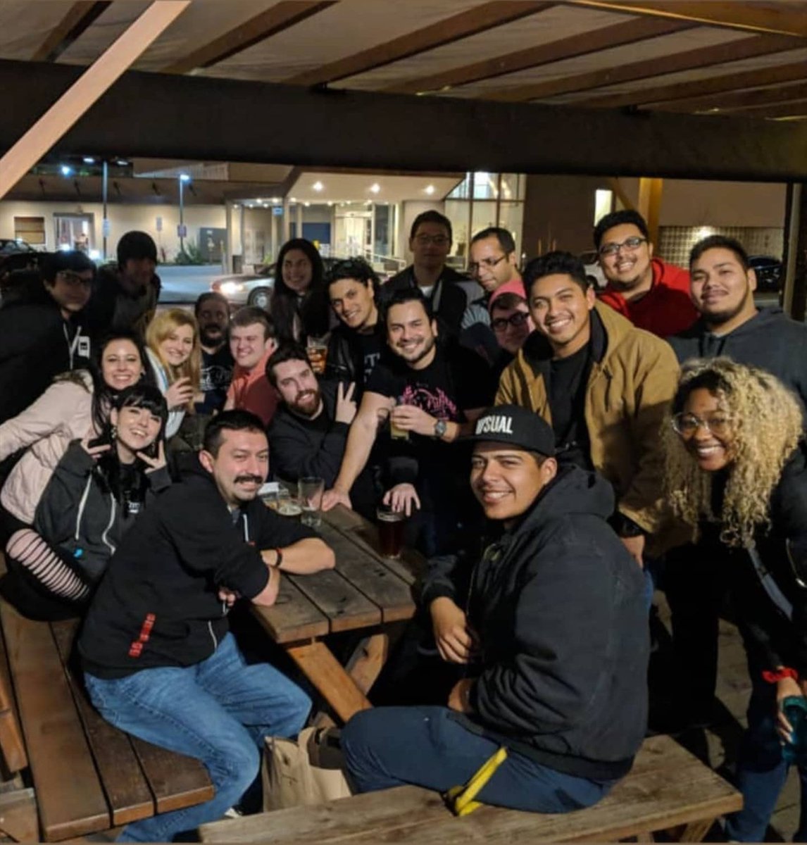 Chelly 🏴‍☠️ (ChellyToms) - Tweets on iEmoji.com