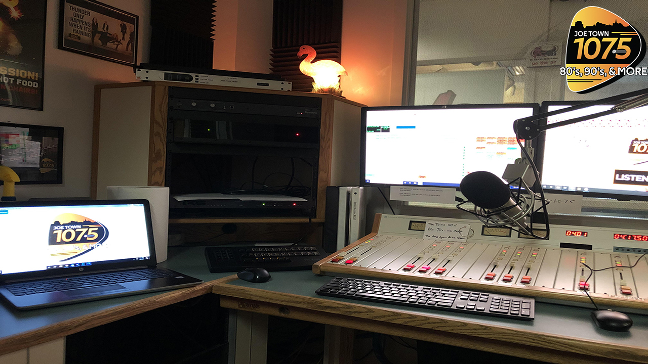 Radio Studio Wallpaper