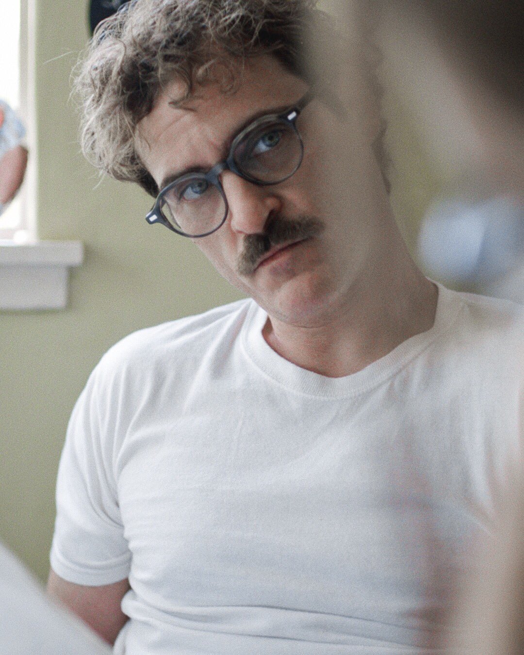 Joaquin Phoenix Her Glasses AwardsWatch Review: Her (Jonze, 2013)